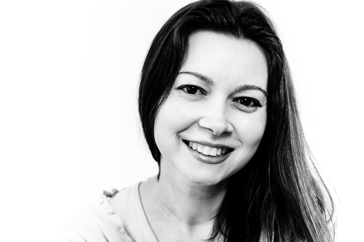 Simona Preda: Despre un om și o colecție de elită - Curtea Veche ...